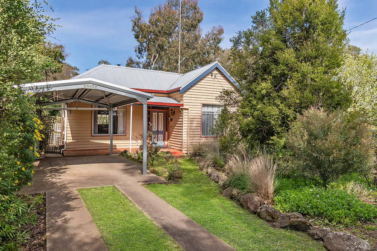 15 Portland Road, Hamilton, VIC, 3300 – Sold | Elders Real Estate